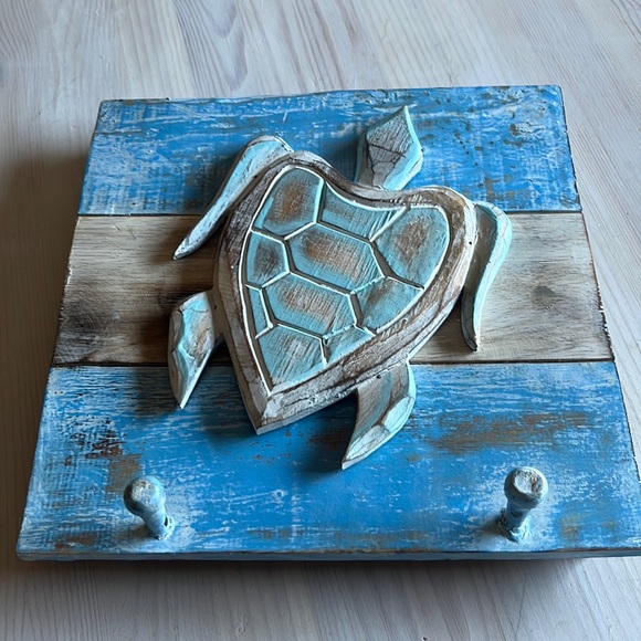 home decor | Wall Decor | Nwot Wooden Turtle Key Holder Towel Holder ...